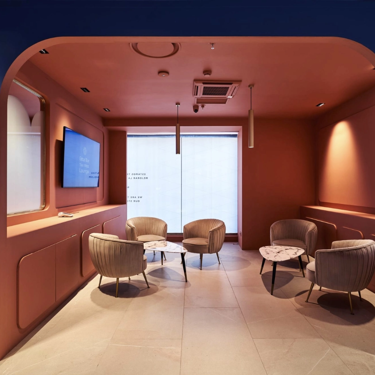 welcoming Chinese shoppers